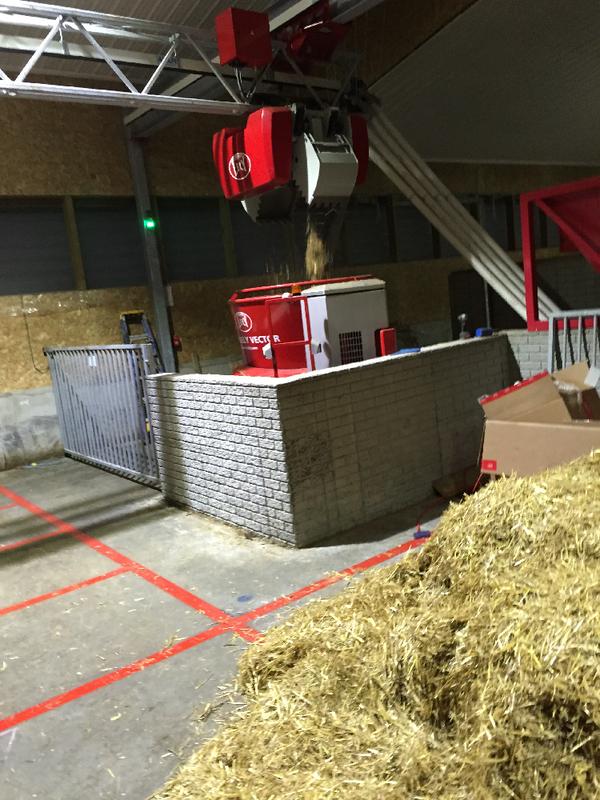 Bunk Talk – Lely Vector Automatic feeding system